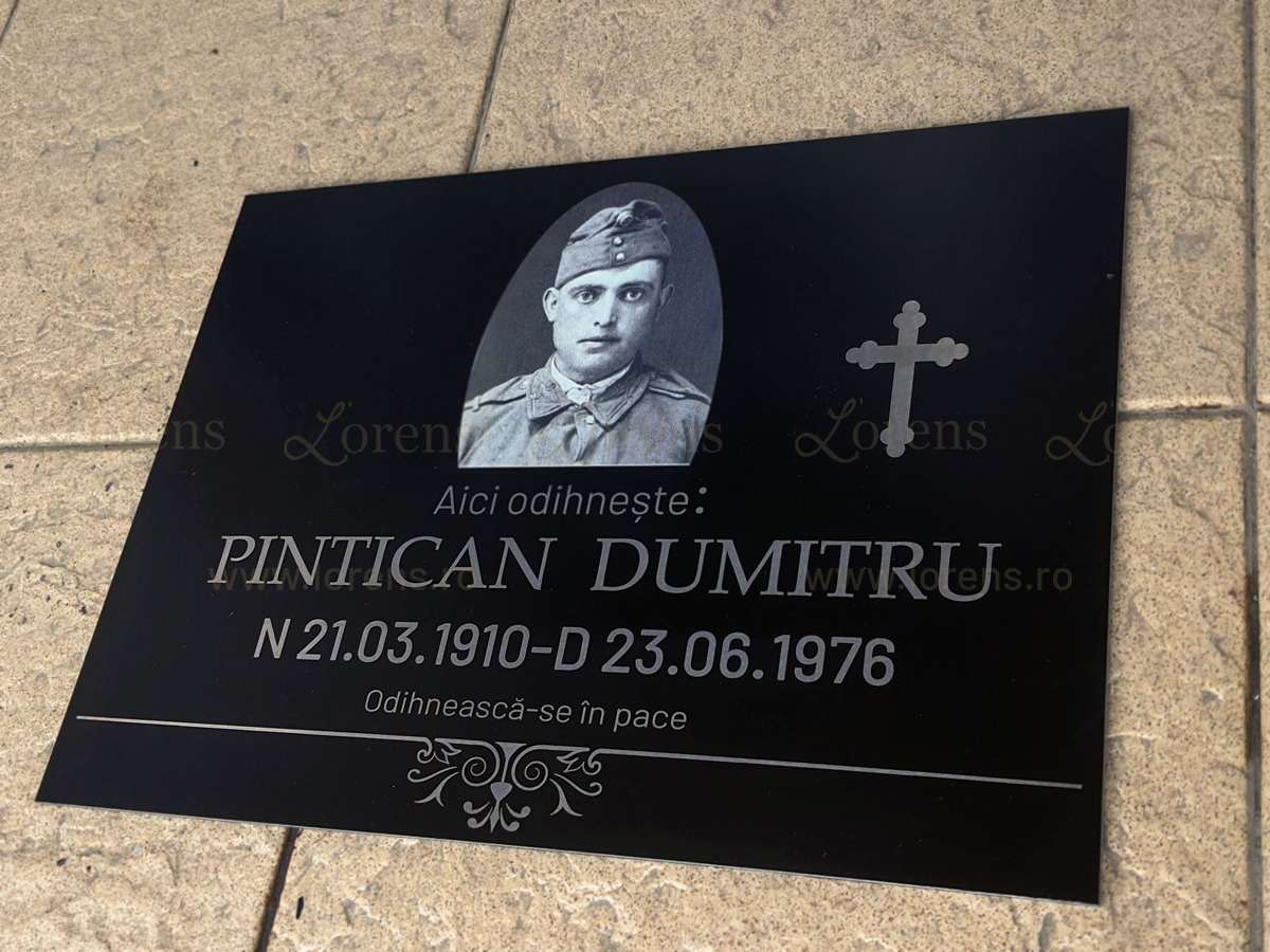 Placute funerare si placi cruci mormant cimitir monument marmura granit