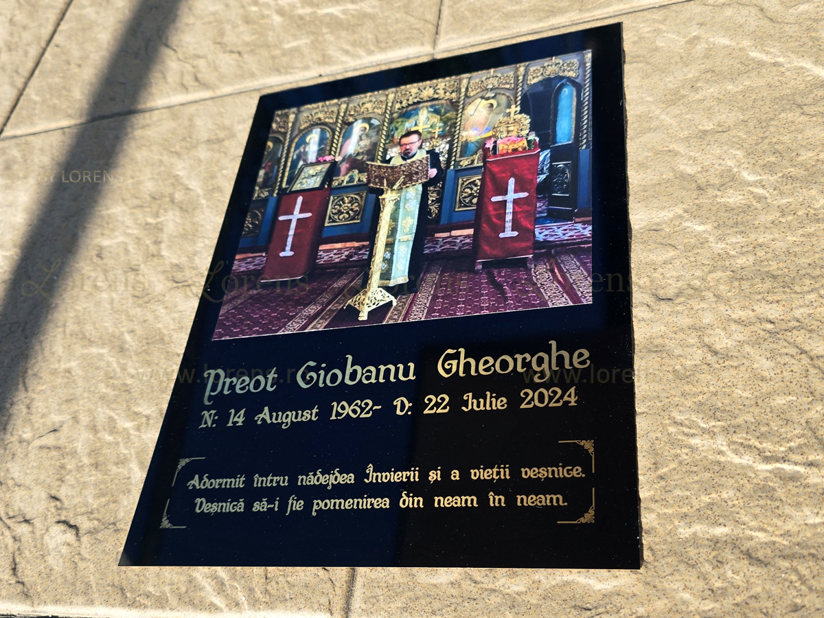 Placute funerare si placi cruci mormant cimitir monument marmura granit